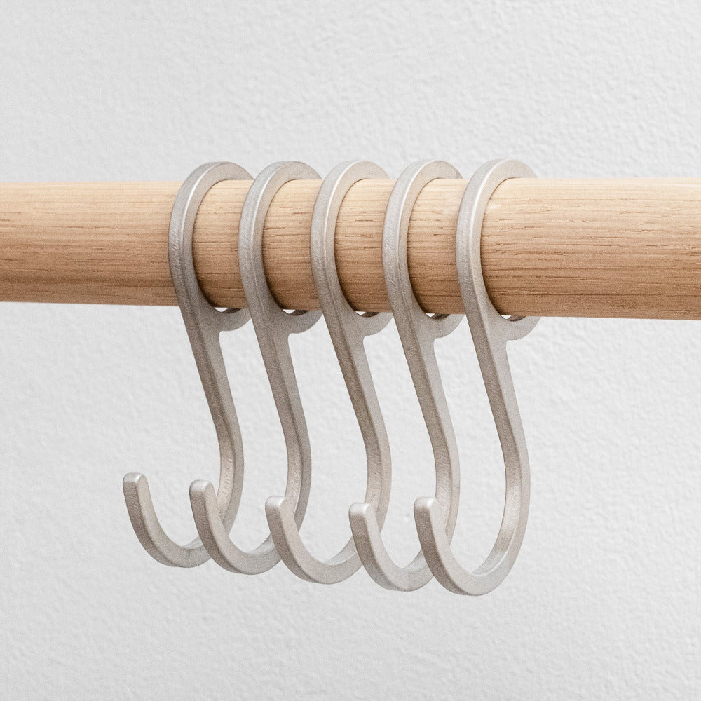 Garderobenhaken-Set - SOLID HOOKS - ⌀ 28 mm | Result Objects – BLICKFANG Designshop